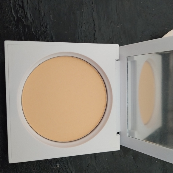 OFRA | Makeup | Banana Setting Powder | Poshmark
